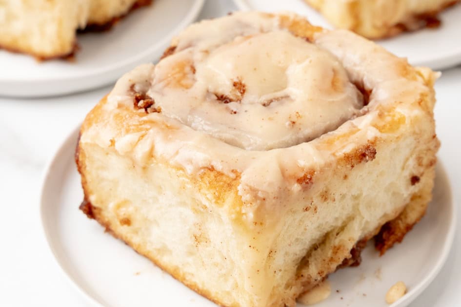 Homemade Maple Cinnamon Rolls Recipe with Icing - One Bowl Bakery